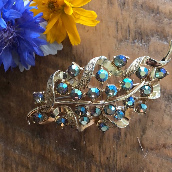 Vintage | Jewelry | Vintage Gold And Stone Brooch | Poshmark